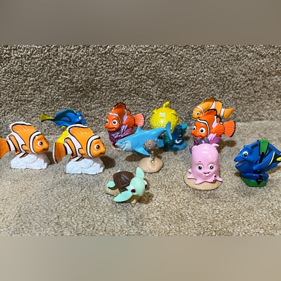 Disney | Toys | Disney Lot Of 1 Finding Nemo Dory Pearl Squirt Bruce ...